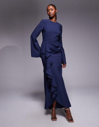 Asos Lang&auml;rmliges Maxikleid in Marineblau mit R&uuml;schenrock