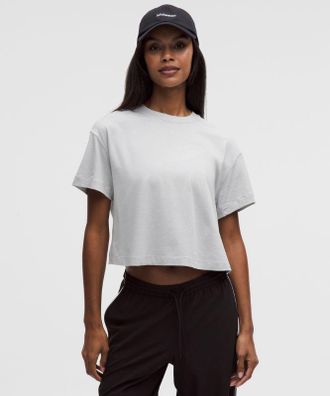 lululemon Softy Suedey Relaxed Short-Sleeve Shirt f&uuml;r Frauen - Gr&ouml;&szlig;e XL in Crescent Moon/White