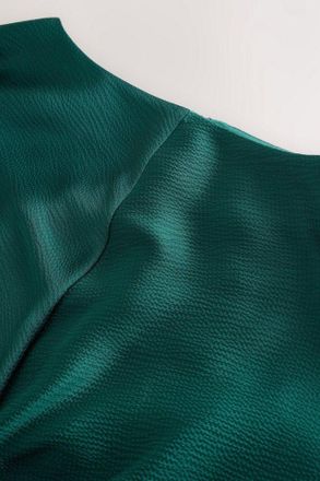 Next Maxikleid Satin-Maxikleid mit langen &Auml;rmeln und Drehdetail (1-tlg)