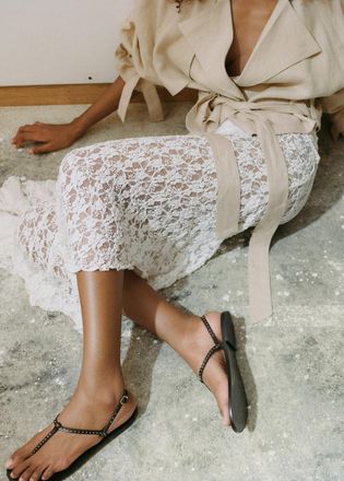 Mango Ledersandale mit Mini-Nieten schwarz - Damen - 35 - MANGO