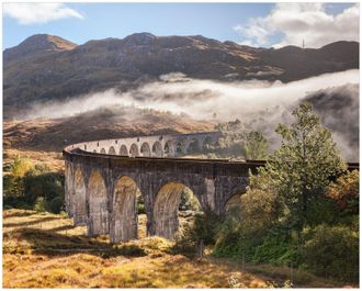 Wallario Poster - Viadukt im Morgennebel in Premiumqualit&auml;t, Gr&ouml;&szlig;e: 40 x 50 cm