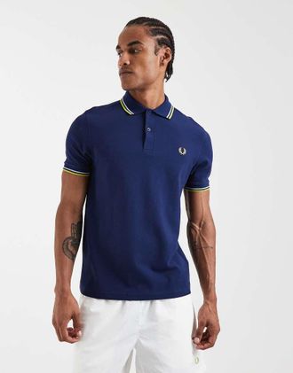 Fred Perry Polo &agrave; double liser&eacute; - Bleu marine et jaune