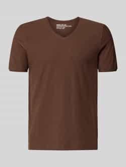 Mc Neal T-Shirt mit V-Ausschnitt und Rollsaum