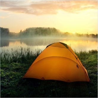 Wallario Sticker/Aufkleber f&uuml;r K&uuml;hlschrank/Geschirrsp&uuml;ler/K&uuml;chenschr&auml;nke, Selbstklebende Folie - 60 x 60 cm, Motiv: Morgend&auml;mmerung am Seeufer