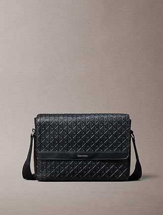 Calvin Klein Sacoche &agrave; rabat avec logo embl&eacute;matique gaufr&eacute;