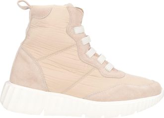 Pedro Miralles WEEKEND