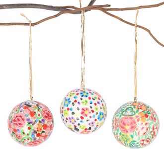 Guru Shop Upcycling Weihnachtskugel 3er Geschenk Set aus Pappmachee, Handbemalter Christbaumschmuck, Kaschmirkugeln 7 cm - Muster 3