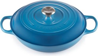LE CREUSET Le Creuset Signature emaillierte flache Auflaufform aus Gusseisen mit Deckel, 30 cm, 3,2 Liter, Marseille Blue, 211803020