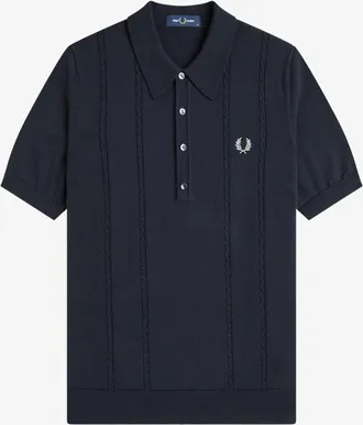 Fred Perry Feinstrick-Poloshirt mit Zopfmuster und Logo-Aufn&auml;her in