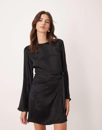Nobody's Child Blair - Robe courte nou&eacute;e &agrave; la taille - Noir