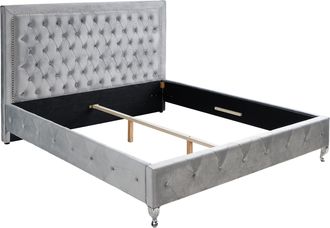Invicta Interior Chesterfield Doppelbett EXTRAVAGANCIA 180x200cm Silbergrau Samt Nietenbesatz