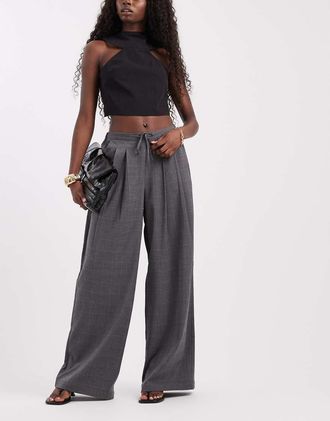 Only Pantalon de costume large &agrave; plis gris fonc&eacute;