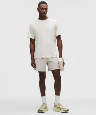 lululemon Short Pace Breaker non doubl&eacute; pour Hommes - 18 cm - Taille 2XL