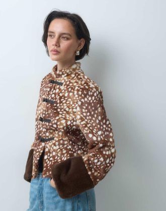 Asos manteau habill&eacute; &agrave; col montant avec poignets en fausse fourrure effet peau de poney-Marron