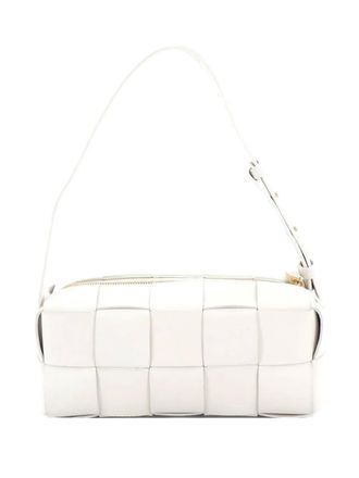 Bottega Veneta Kleine Brick Cassette Maxi Intrecciato Schultertasche aus Leder - Wei&szlig;