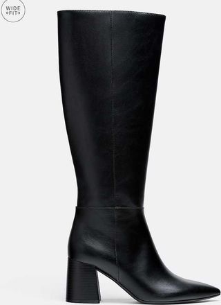 Stradivarius coupe large. bottes montantes &agrave; talons noires