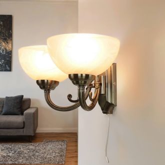 Licht-Erlebnisse Klassische Wandleuchte Bronze - Wandlampe 2-flammig mit Zugschalter - Alabasterglas Metall - E14 Doppelleuchte - B:41 cm - Wandlampe f&uuml;r Wohnzimmer