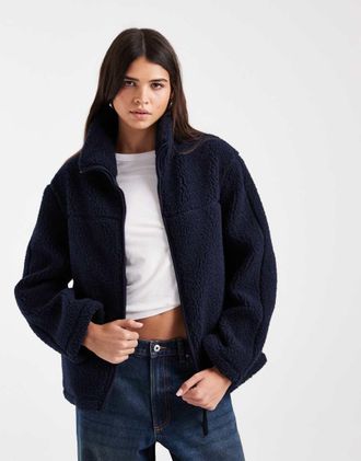 Vero Moda veste teddy oversize &agrave; col chemin&eacute;e bleu marine
