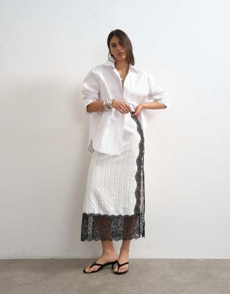 Topshop Jupe longue droite &agrave; rayures avec empi&egrave;cement en dentelle - Blanc