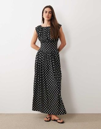 Asos &Auml;rmelloses, tailliertes Maxikleid in Schwarz-Wei&szlig; mit Polka-Dots-Bunt
