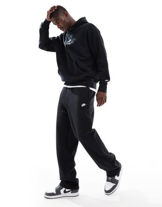 Nike Club - Schwarze Jogginghose mit geradem Schnitt