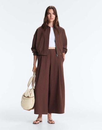 Oysho Jacke mit Nadelstreifen, Piqu&eacute; und Polokragen aus Baumwolle in Braun