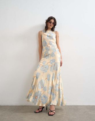 Topshop Robe longue en satin &agrave; dos nageur avec motif fleuri en jacquard - Bleu-multicolore