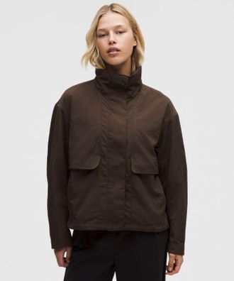 lululemon Always Effortless Jacke Evolve f&uuml;r Frauen - Gr&ouml;&szlig;e 2XS in Walnut Crunch