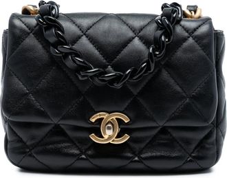 Chanel Hobo Bags - Mini Quilted Lambskin Lacquered Chain Flap - Gr. unisize - in Schwarz - f&uuml;r Damen