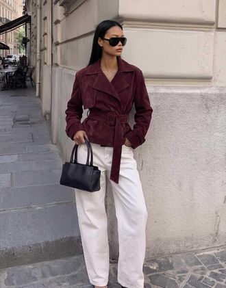 NA-KD trench-coat court en daim synth&eacute;tique bordeaux-Rouge