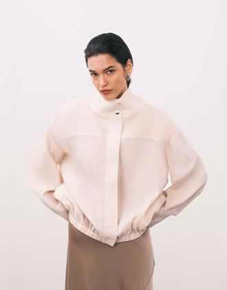 Asos Techy - Utility-Windjacke in Creme mit Stehkragen-Wei&szlig;