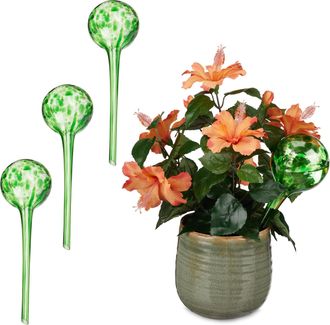 Relaxdays 4 x Bew&auml;sserungskugel, dosierte Pflanzen Bew&auml;sserung, Blumentopf, Gie&szlig;hilfe B&uuml;ro, Urlaub, Durstkugel Glas, &Oslash; 9cm, gr&uuml;n