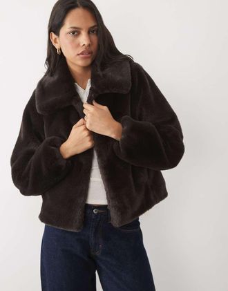 Threadbare cropped faux-fur-Jacke in schokobraun