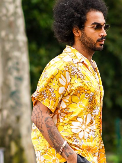 Pourquoi la chemise hawaïenne est-elle toujours aussi tendance ?