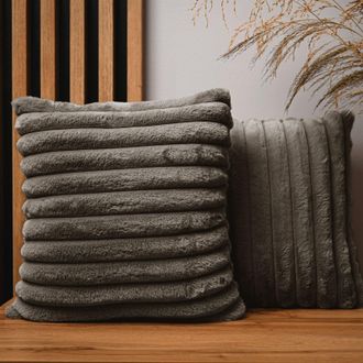 MG Design 2er Set Kissenbez&uuml;ge 40 x 40 cm in Braun - mit Rei&szlig;verschluss, langflorige Fell-Haptik, weich & Cosy, pflegeleicht