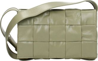 Bottega Veneta Hommes Sac bandouli&egrave;re Cassette Cuir vert/travertin
