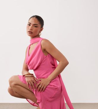 Never Fully Dressed Petite - Sophie - Minikleid aus Chiffon in Rosa mit Schaldetail und Wasserfallausschnitt