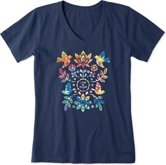 Life is good Life is Good Damen Standard Crusher Tee Kurzarm Baumwolle Grafik T-Shirts Folk Art Garden Tie Dye Dunkelstes Blau
