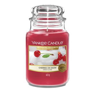 Yankee Candle Company Duftkerze im Glas (groß) | Cherries on Snow | Brenndauer bis zu 150 Stunden
