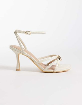 New Look Sandaletten in Wollwei&szlig; mit Steinchendetail und Stilettoabsatz