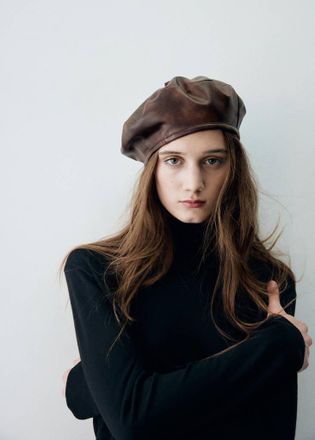 Mango B&eacute;ret en cuir synth&eacute;tique chocolat - Femme - Taille unique - MANGO
