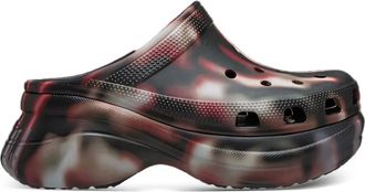 Crocs Mules mit Batikmuster - Schwarz