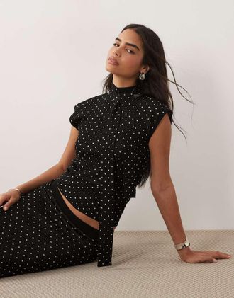Pretty Lavish Bonnie - Top densemble en maille &agrave; pois avec mancherons et col montant - Noir-multicolore