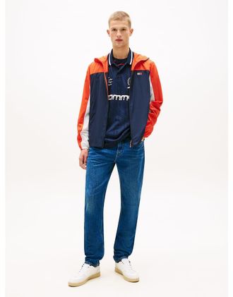 Tommy Jeans Schmal geschnittene Jeans in verblasstem Blau