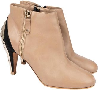 Chanel Stiefel - Chanel Quilted Gold Tone Heel Ankle Boot (35) - Gr. ONE_SIZE - in Braun - f&uuml;r Damen