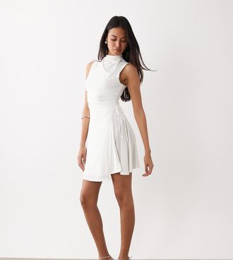 KAIIA Exclusivit&eacute; - Kaiia - Robe patineuse courte pr&egrave;s du corps double &eacute;paisseur nou&eacute;e sur le c&ocirc;t&eacute; &agrave; manches longues et col montant - Blanc