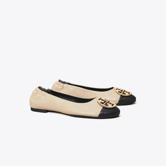 Tory Burch Damen Claire Ballerina mit Zehenkappe in Schwarz/Wei&szlig;