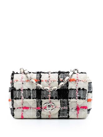 Chanel sac &agrave; bandouli&egrave;re Classic Single Flap rectangulaire &agrave; rabat en tweed &agrave; carreaux format mini (2019) - Multicolore