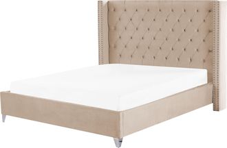 Beliani Bequemes Bett Samtstoff hohes Kopfteil in Beige 180 x 200 cm Lubbon
