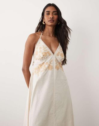 Miss Selfridge Robe longue dos nu &agrave; broderies-Neutral